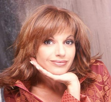 Elena Bonelli conquista i fan di Facebook